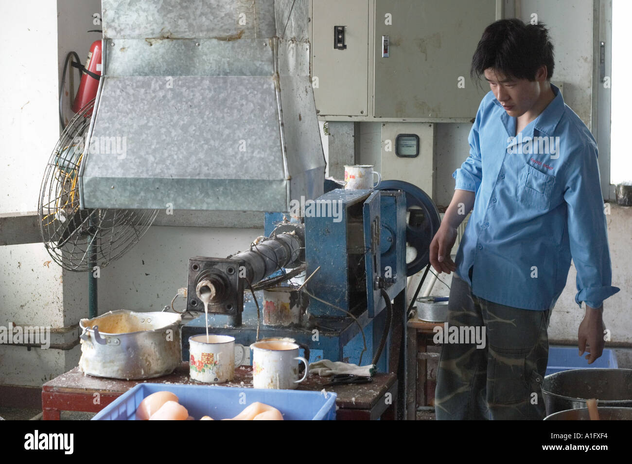 Plastic in chinese factory hi-res stock photography and images - Alamy