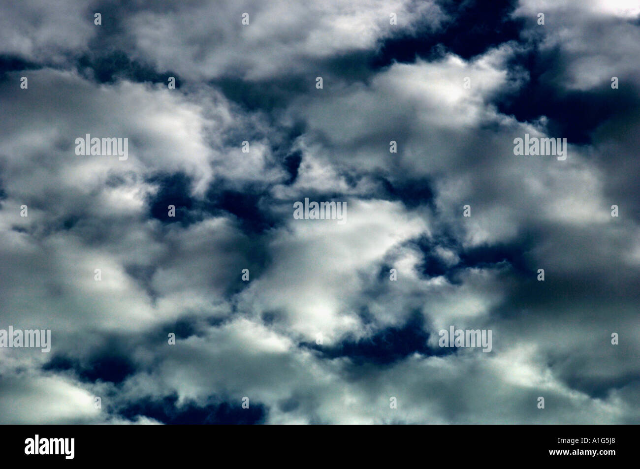 Contrasting Sky & Clouds Stock Photo - Alamy
