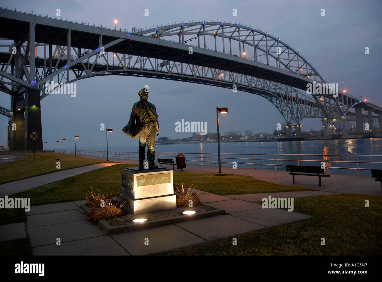 Thomas alva edison statue hi-res stock photography and images - Alamy