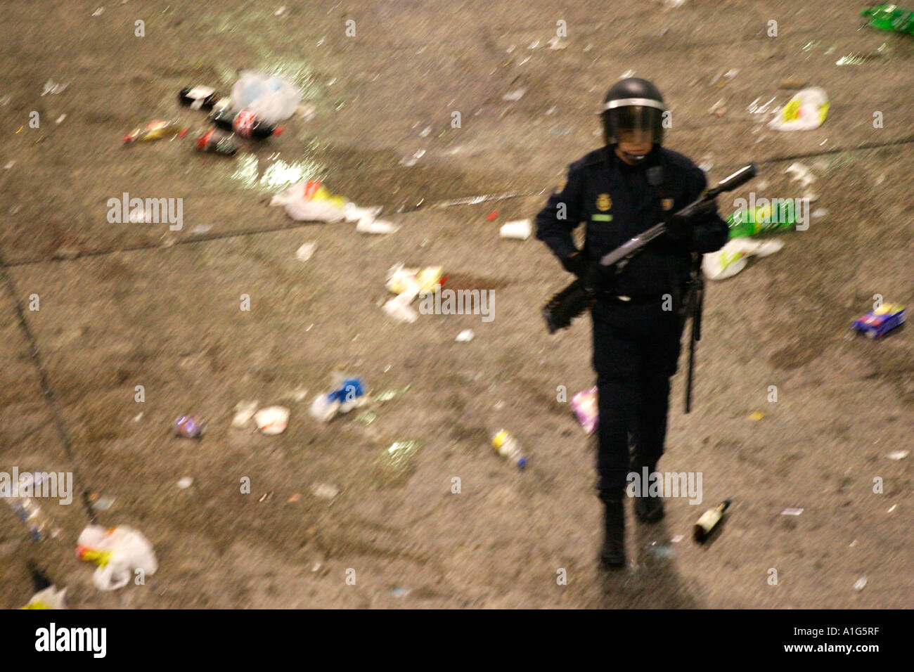 Riot police in action Stock Photo - Alamy