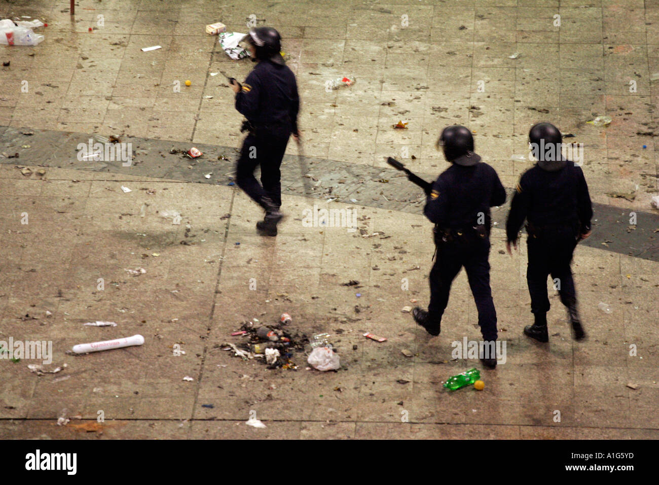 Riot police in action Stock Photo - Alamy