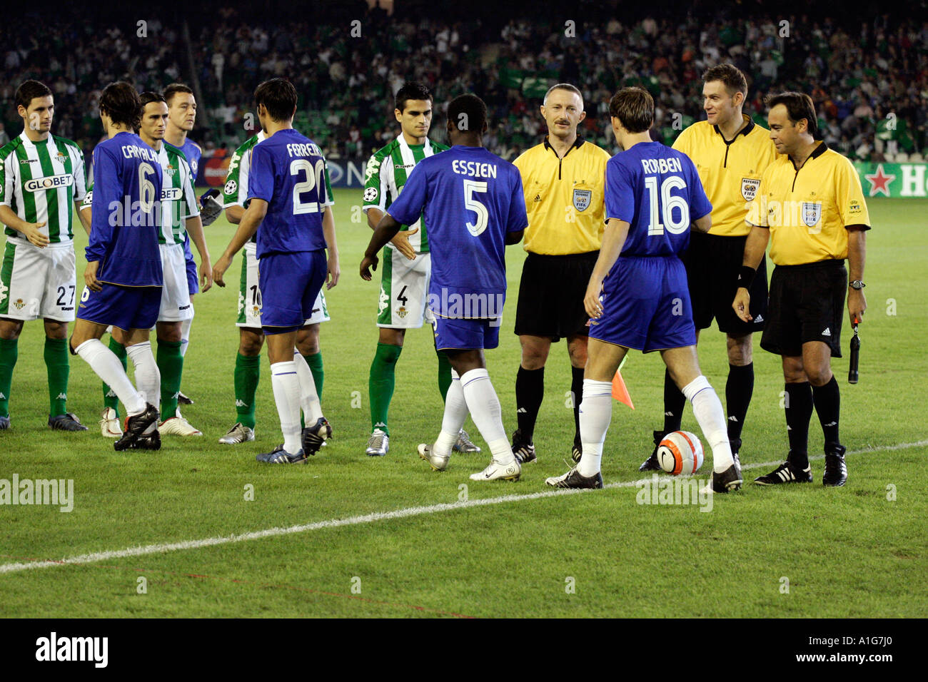 Football shaking hands hi-res stock photography and images - Alamy