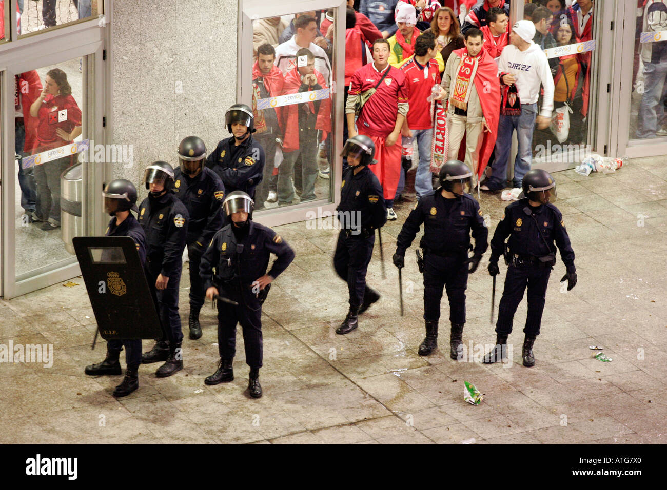 Riot police squad in action Stock Photo - Alamy