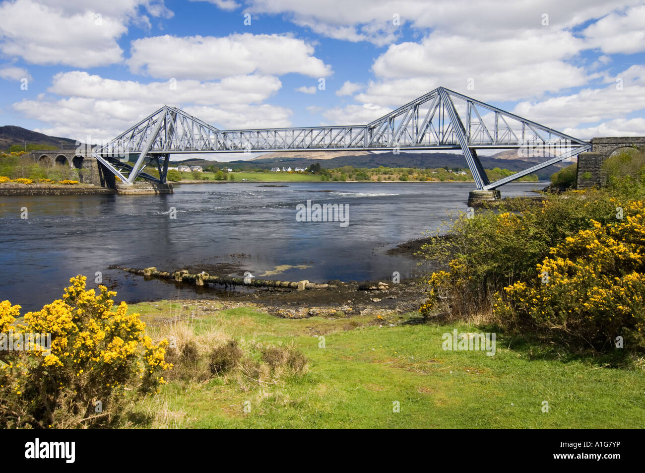 Scottish loche hi-res stock photography and images - Alamy