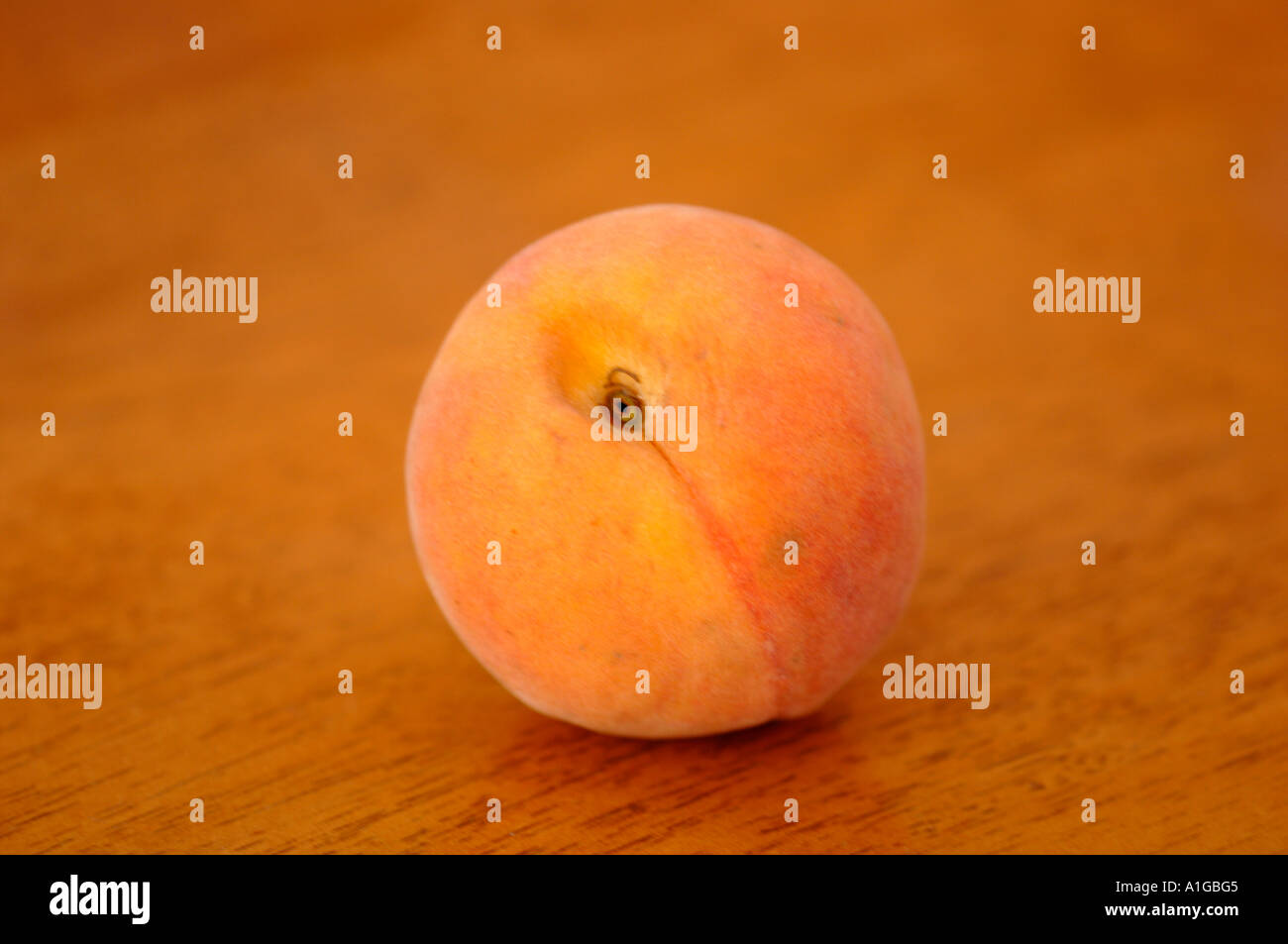 Distinctive round fruit hi-res stock photography and images - Alamy