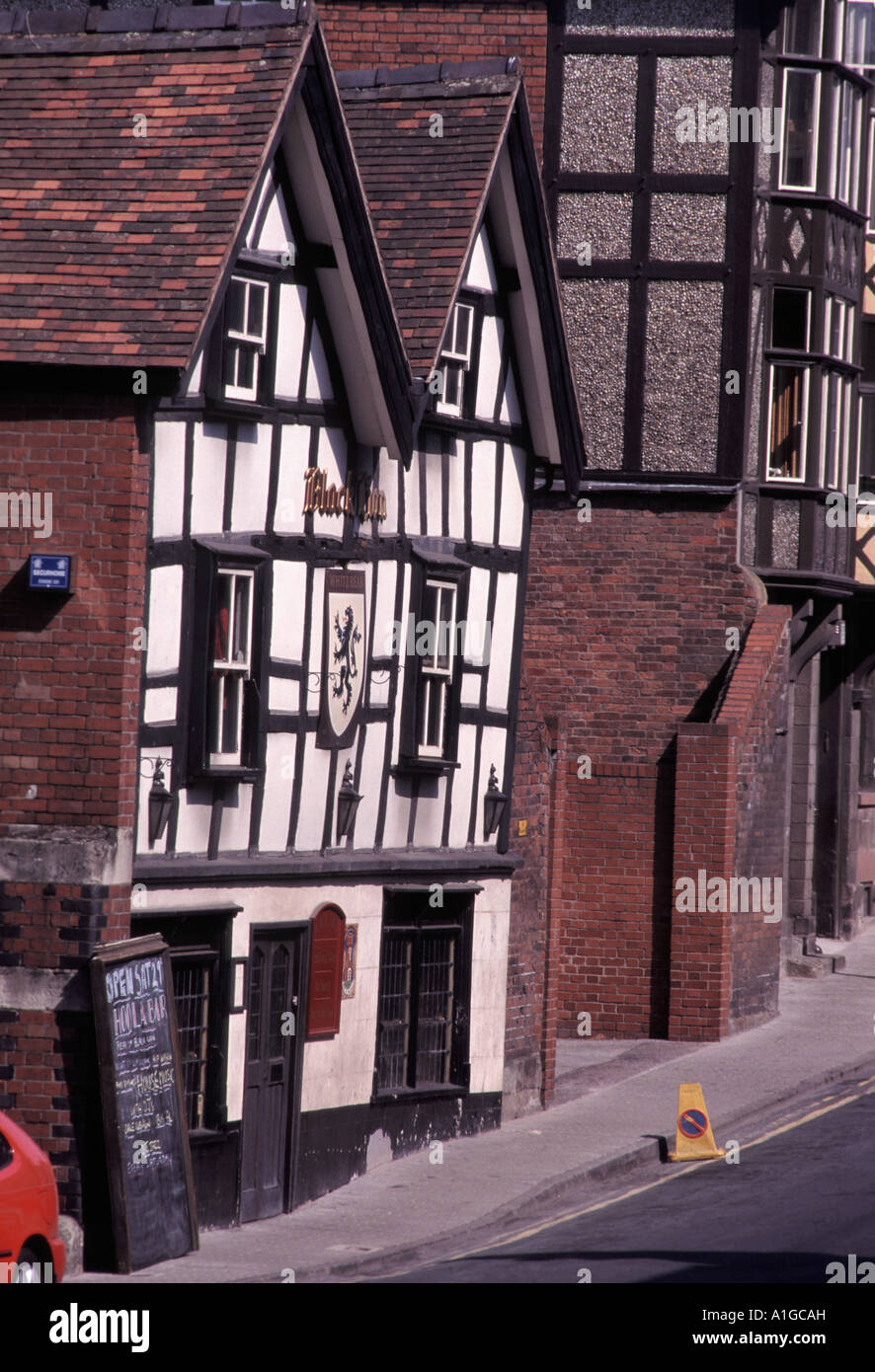 17th century inn pub sign hi-res stock photography and images - Alamy