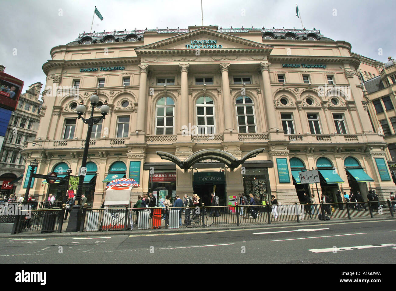 Trocadero london hi-res stock photography and images - Alamy