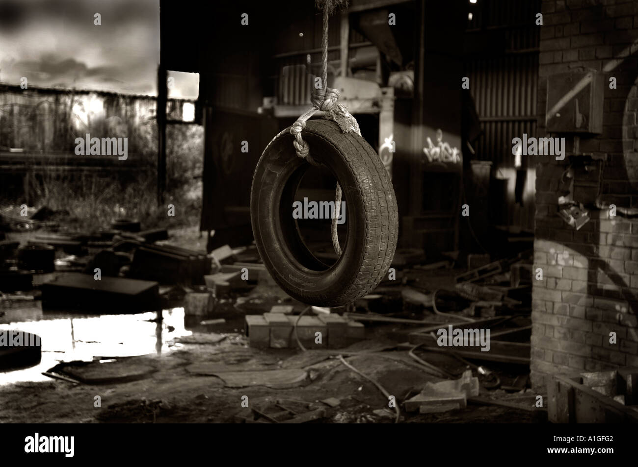 Unwanted old tools hi-res stock photography and images - Alamy