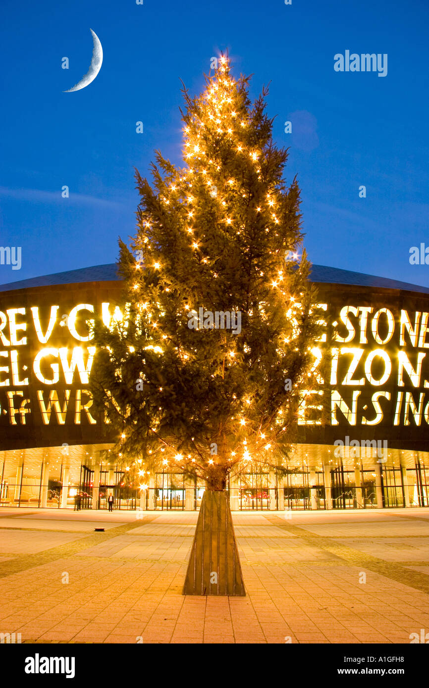 Cardiff bay christmas hi-res stock photography and images - Alamy
