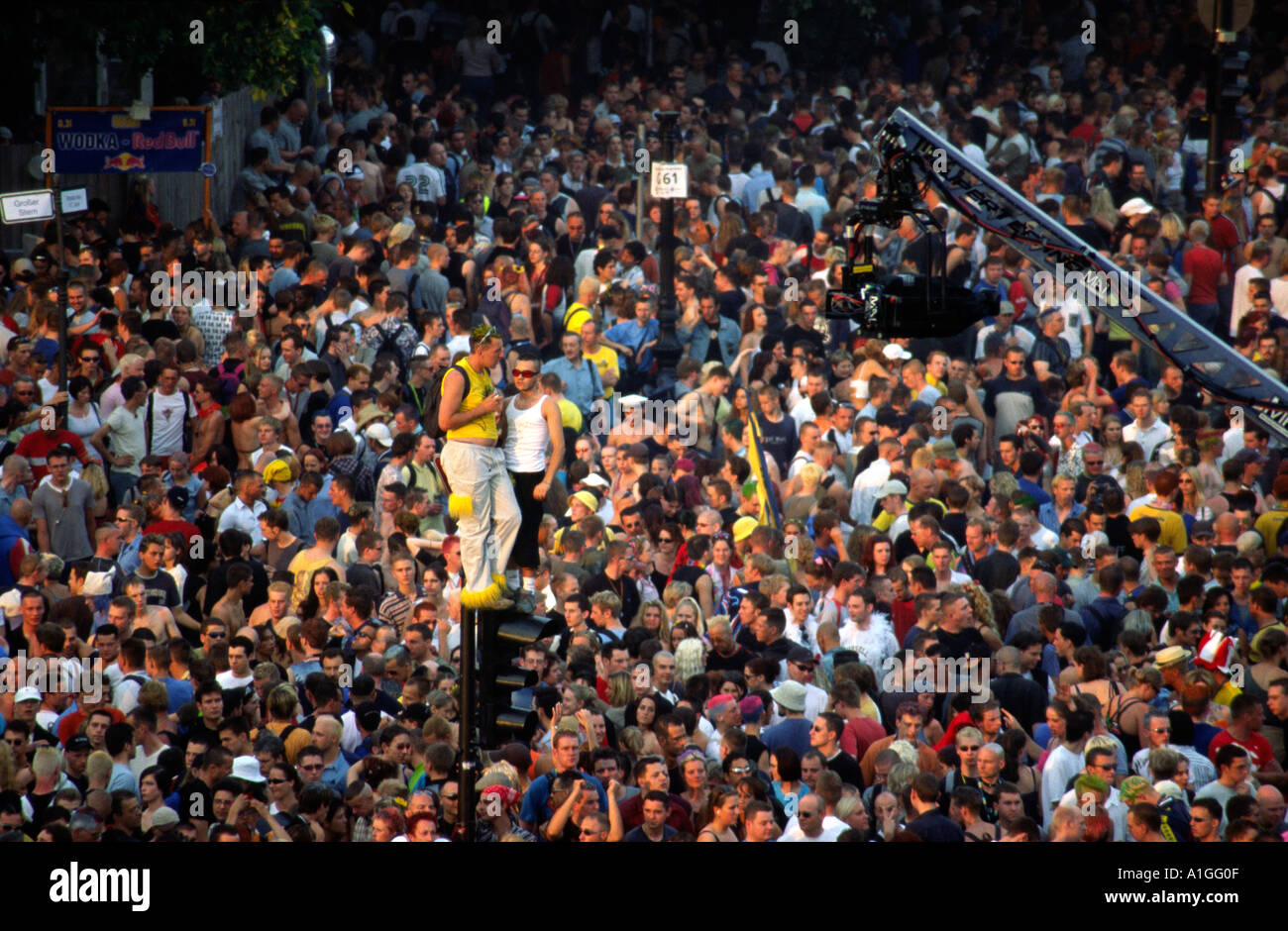 Berlin germany crowd love parade hi-res stock photography and images ...