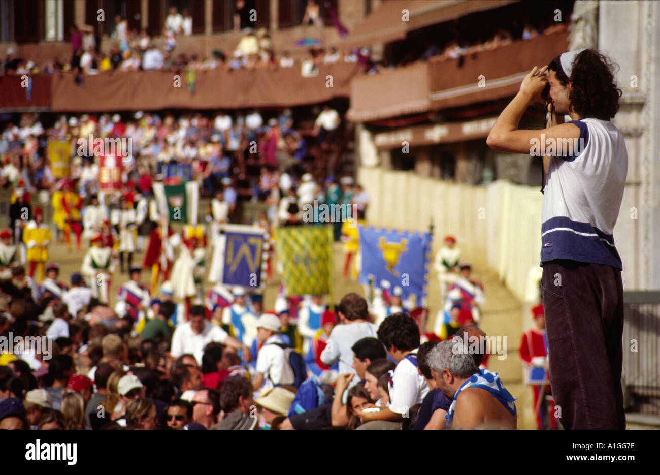 Parade on Il campo square before Il Palio di Siena horse race Siena ...