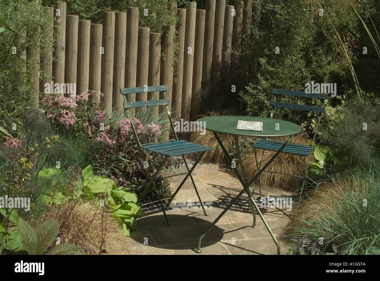 Beyond the Pale a courtyard garden at Chelsea Flower Show 2005 designed ...