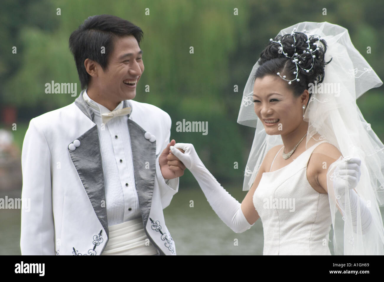 Chinese couple getting married in hi-res stock photography and images ...