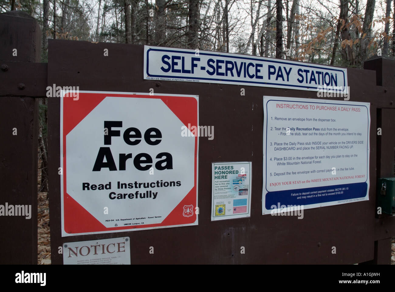 Pay trail hi-res stock photography and images - Alamy