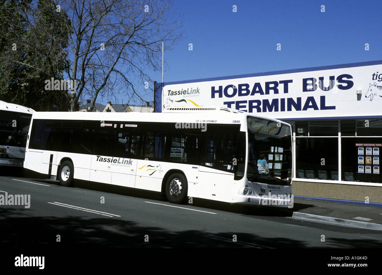 Tasmanian buses australia australian hi-res stock photography and ...