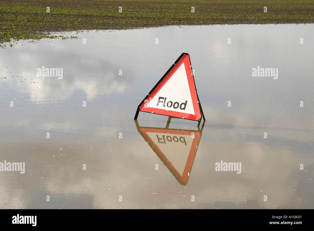 Flood warning triangle sign hi-res stock photography and images - Alamy