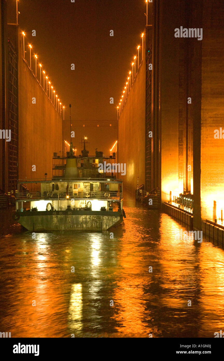 China three gorges dam ship lock hi-res stock photography and images ...