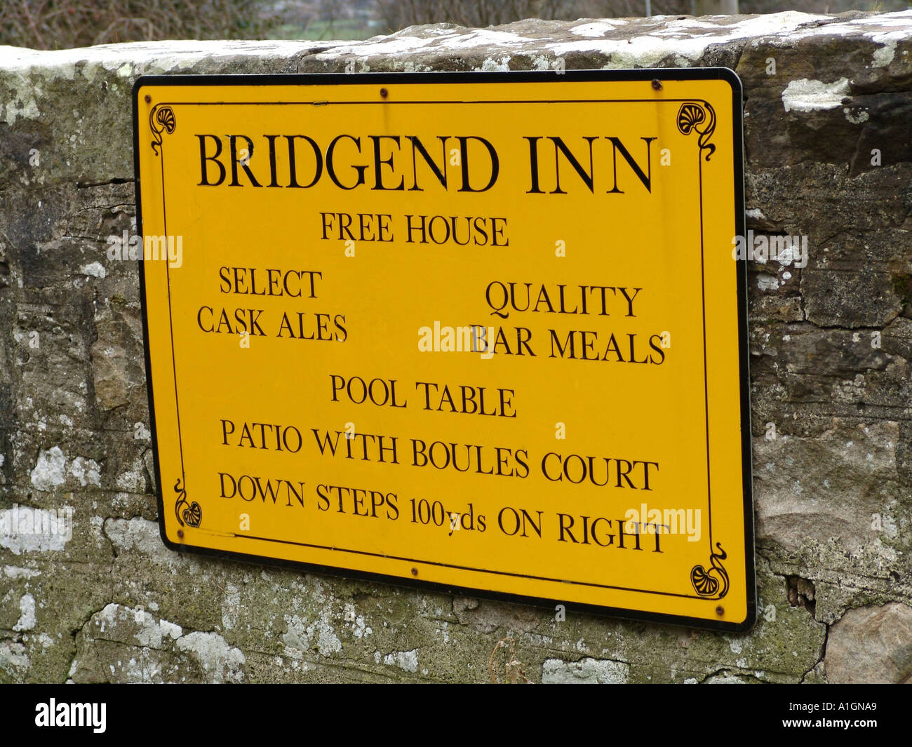 Govilon pub hi-res stock photography and images - Alamy