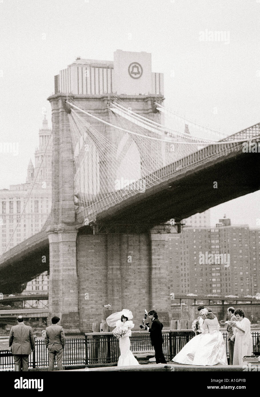 Brooklyn bridge manhattan bride hi-res stock photography and images - Alamy