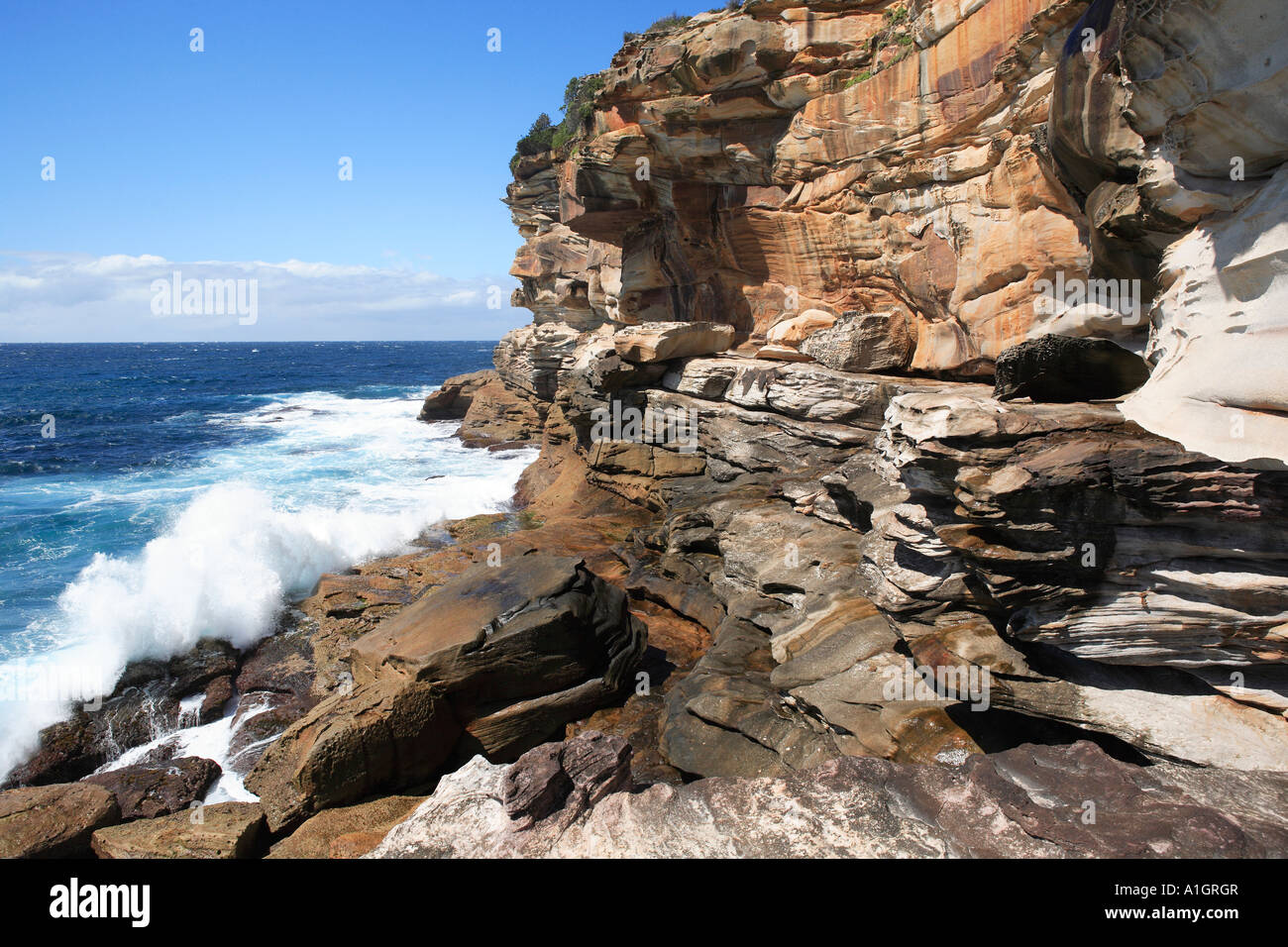 Bronte Beach south, rugged cliffs outcrop, Sydney Eastern Suburbs, new ...