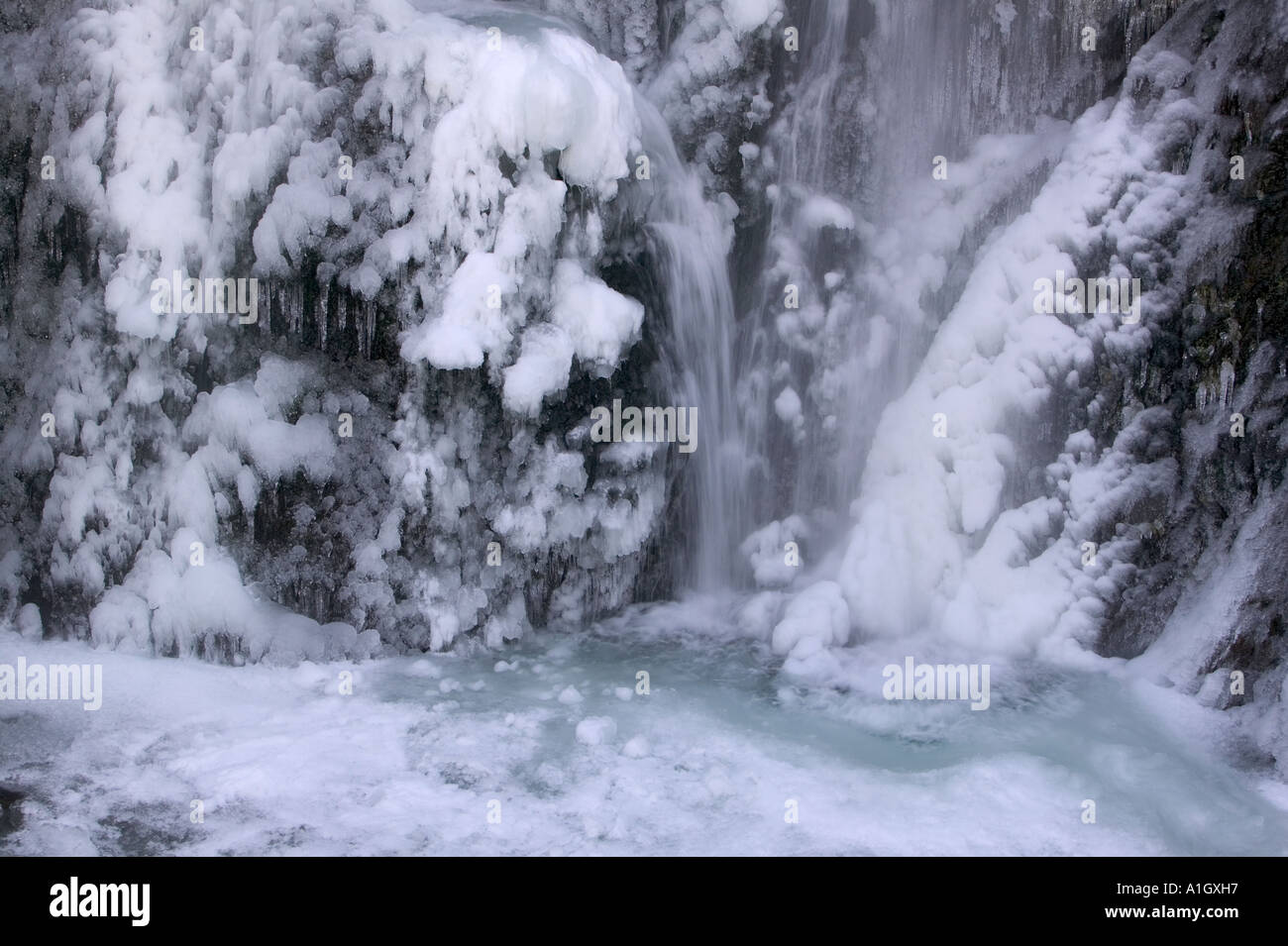 Fisherplace ghyll partially frozen, near thirlmere, Lake district, UK ...
