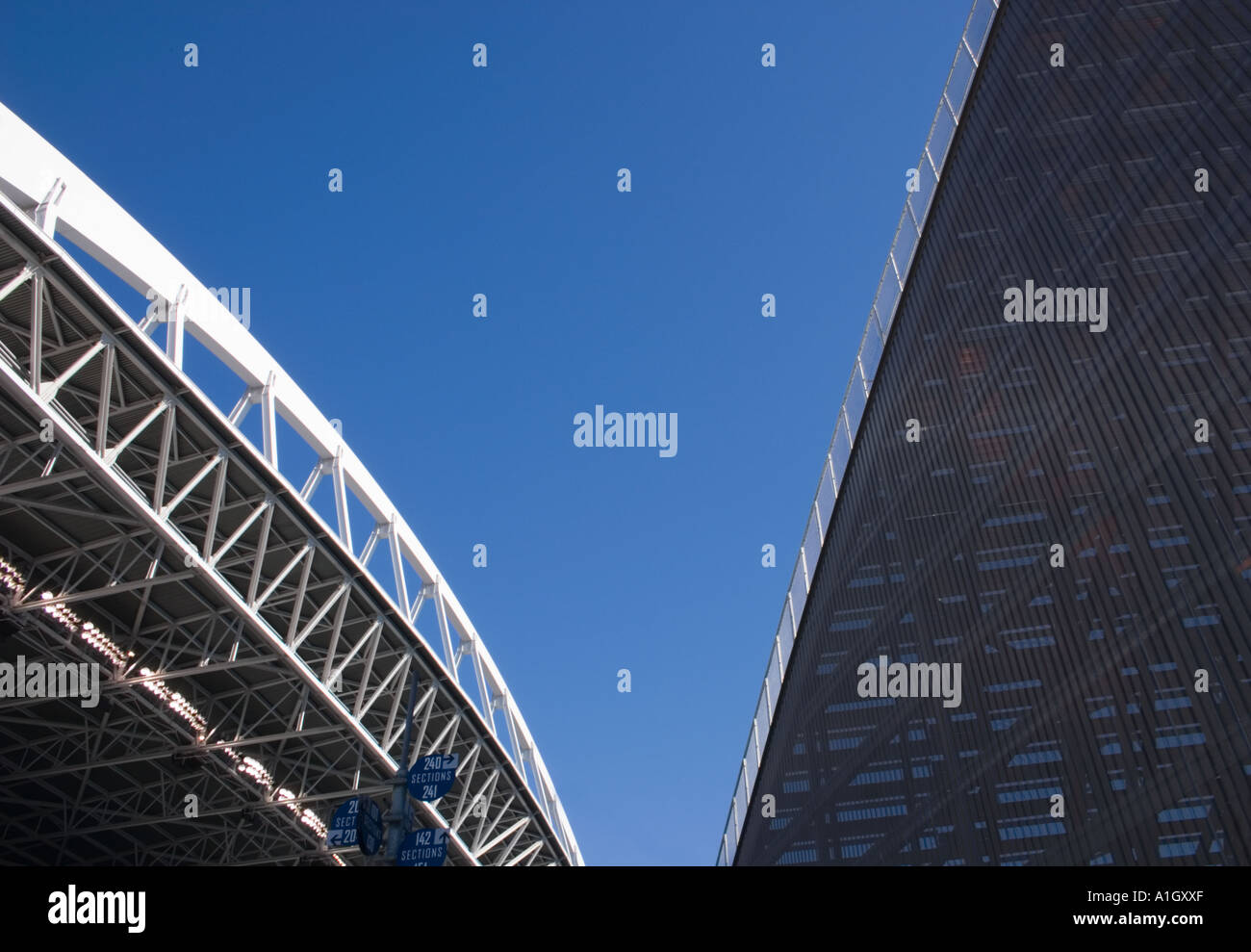 Seahawks stadium hi-res stock photography and images - Alamy