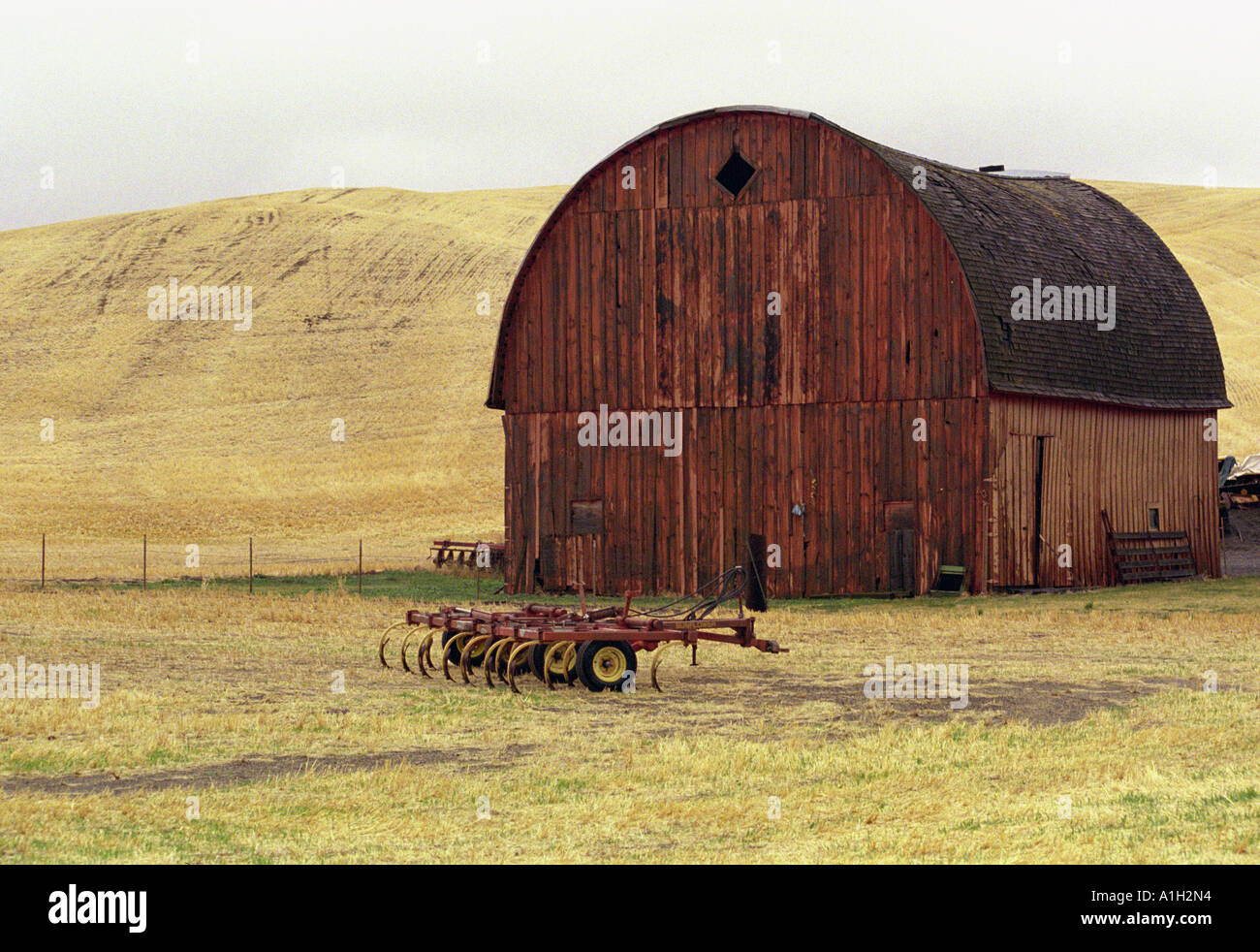 Round roof barn hi-res stock photography and images - Alamy