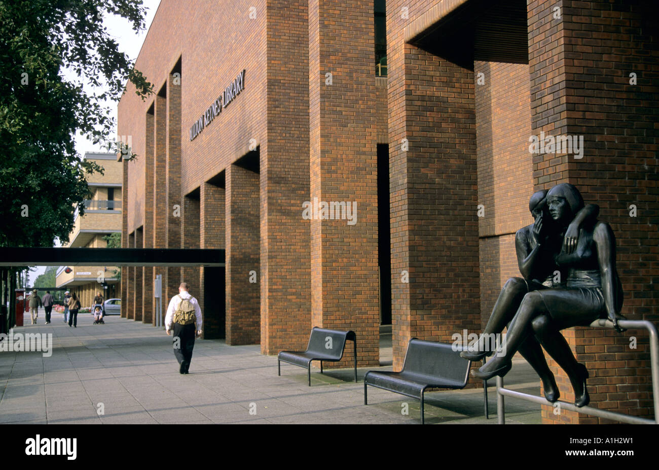 The Whisper sculpture outside the Public Library in Milton Keynes ...