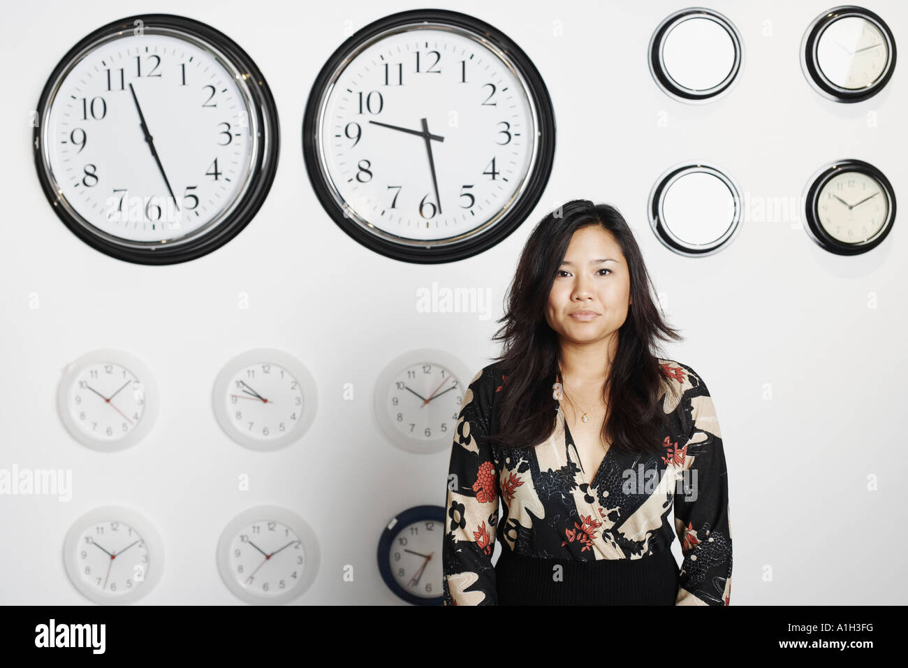 Chinese clocks hi-res stock photography and images - Alamy
