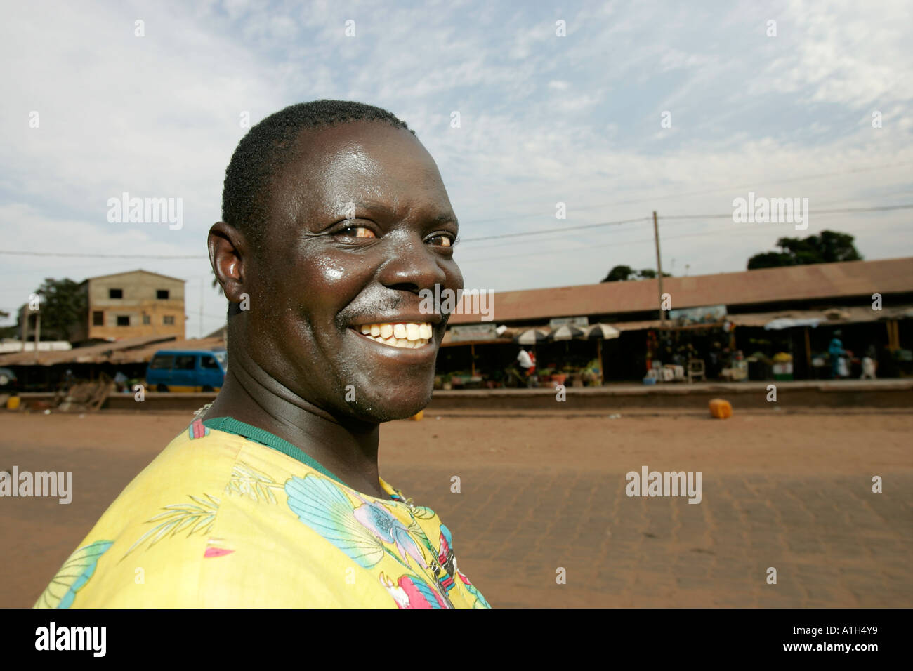 Gambian man in traditional clothes colour hi-res stock photography and ...
