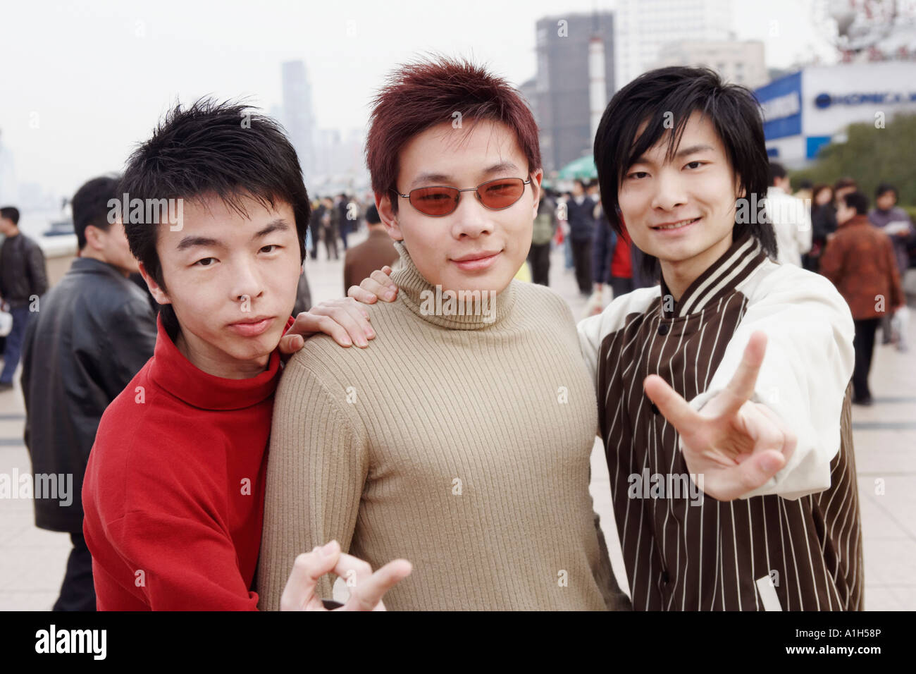 Peace symbol button hi-res stock photography and images - Alamy