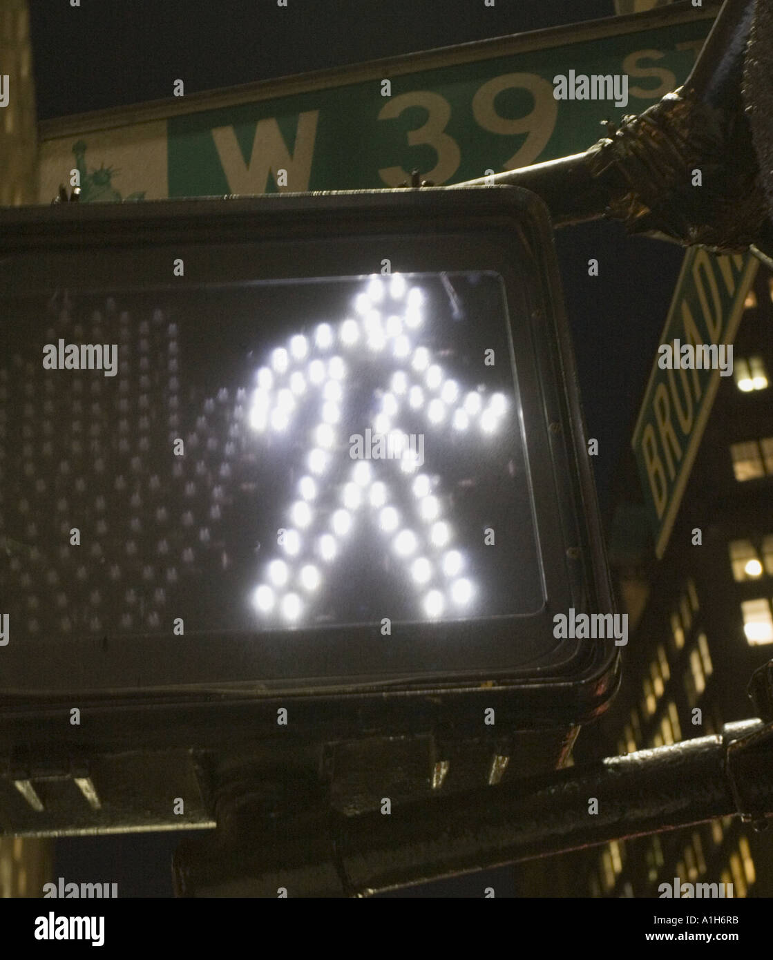 Walk sign for pedestrians New York NYC Stock Photo - Alamy