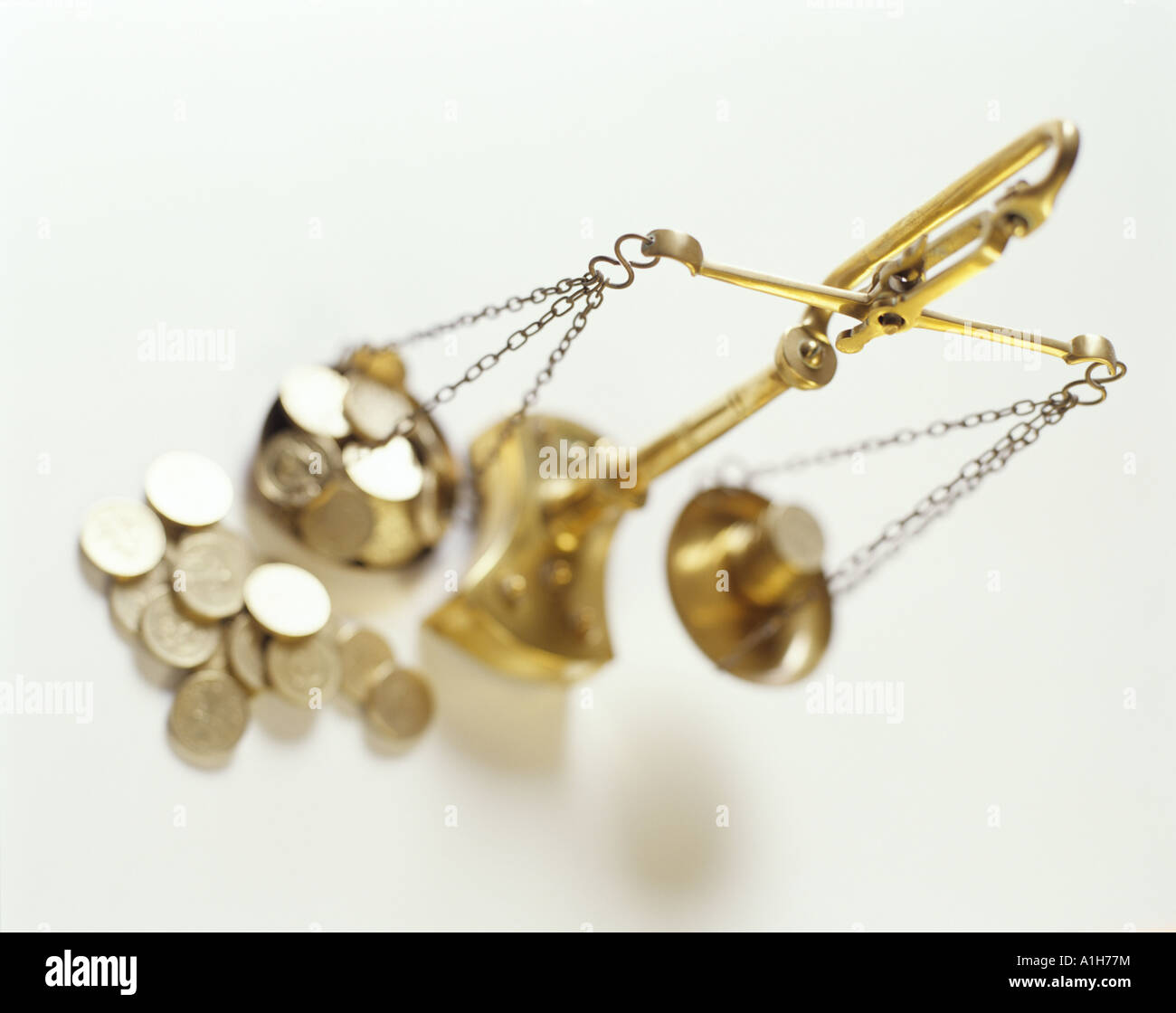 Tipping the scales hi-res stock photography and images - Alamy