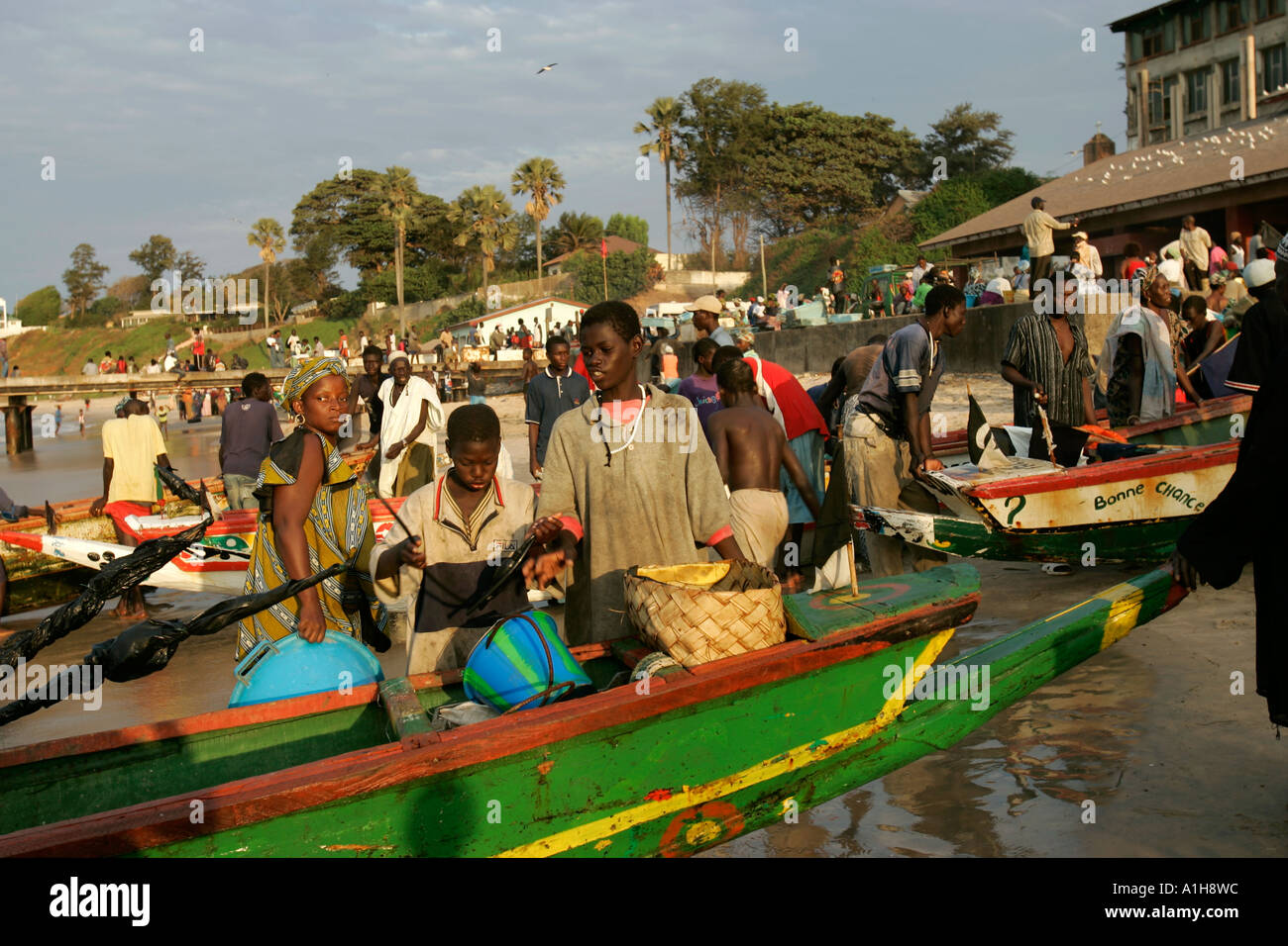 Fishing boats return to jetty at Bakau Fish market with catch The ...