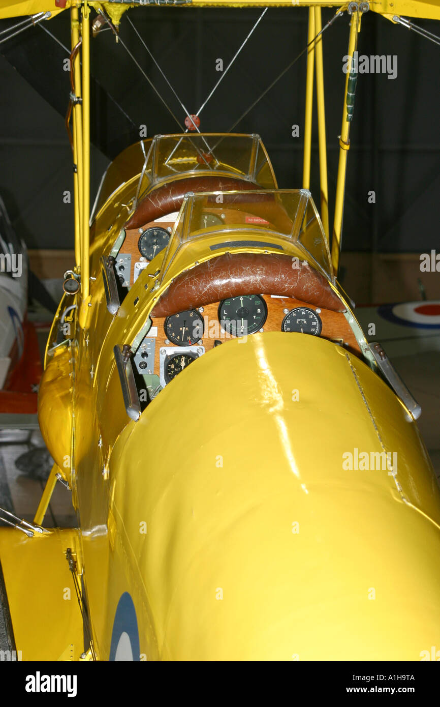 Tiger moth aeroplane cockpit close up Stock Photo - Alamy