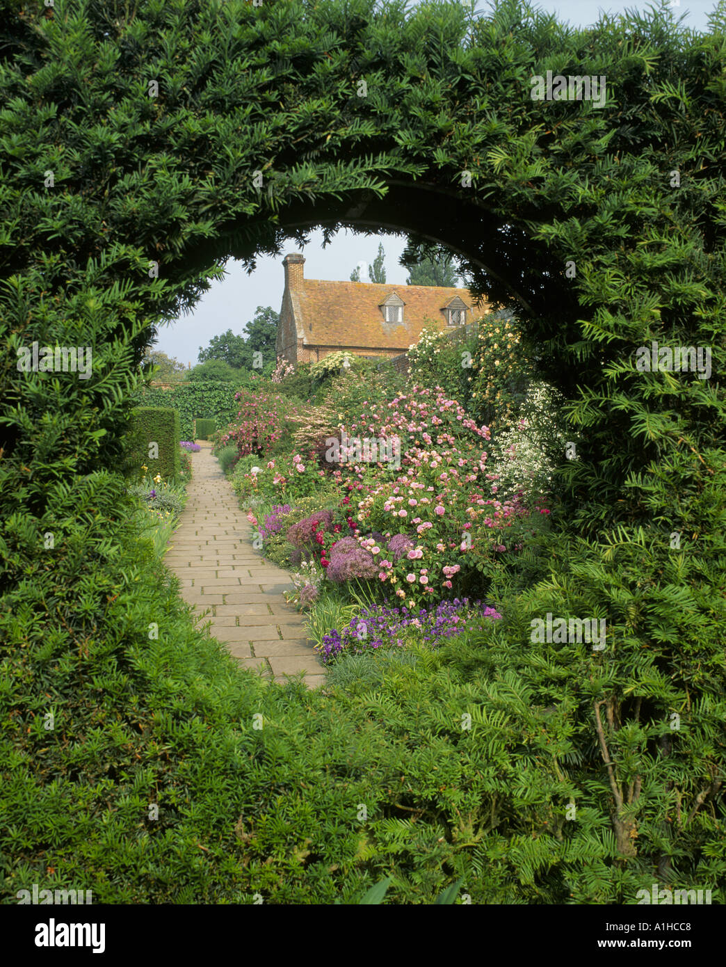 Sissinghurst castle and garden hi-res stock photography and images - Alamy