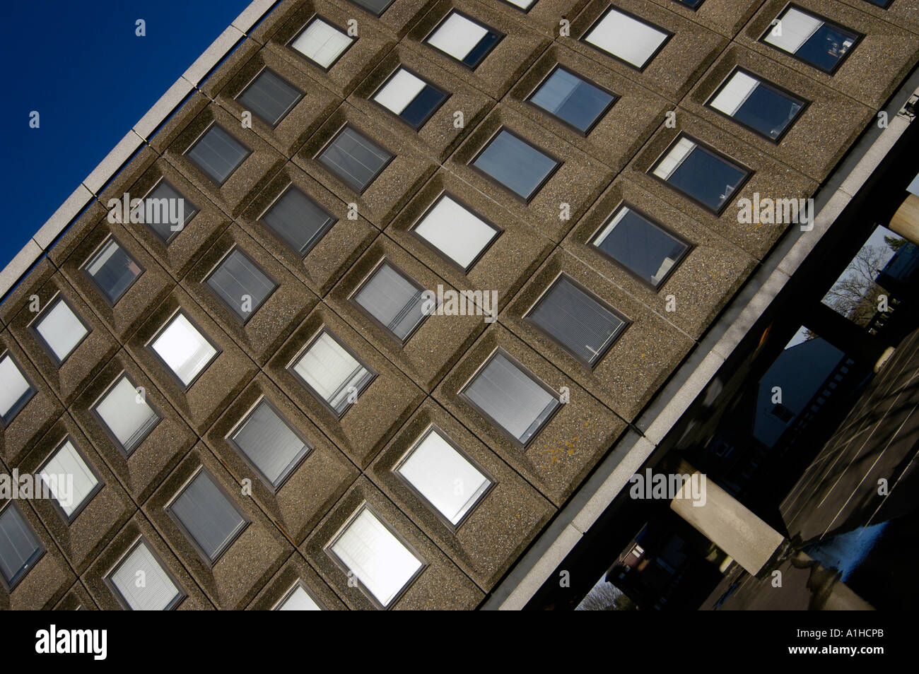 Uk office block closed hi-res stock photography and images - Alamy