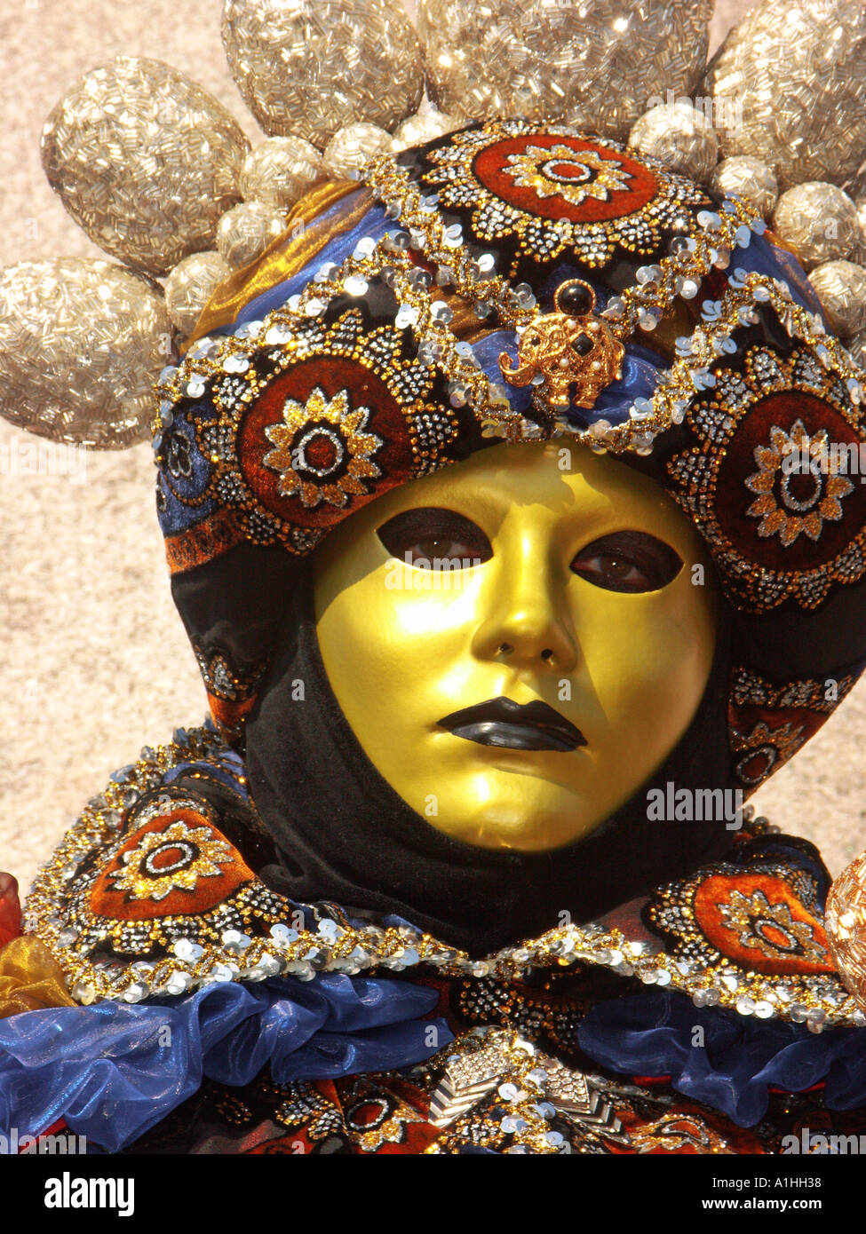 Europe faces festivals italy masks mysteries hi-res stock photography ...