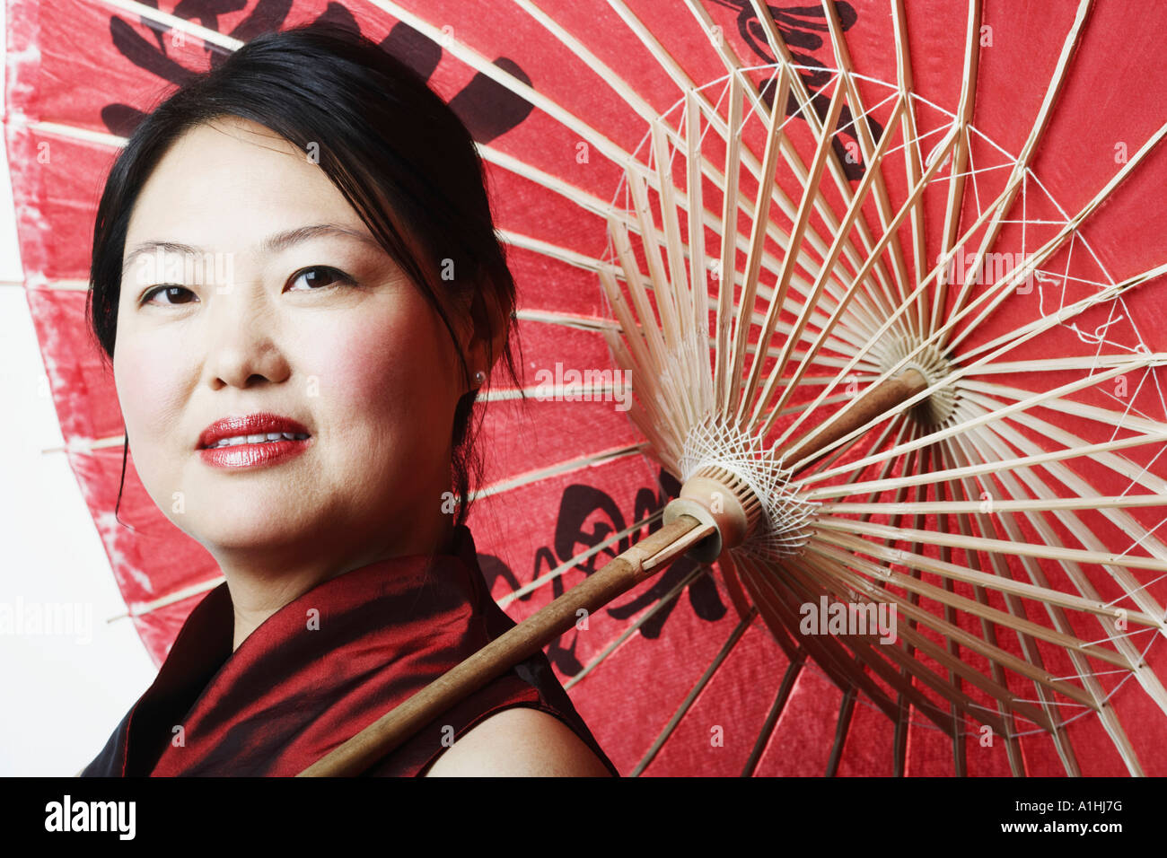 Woman chinese parasol hi-res stock photography and images - Alamy