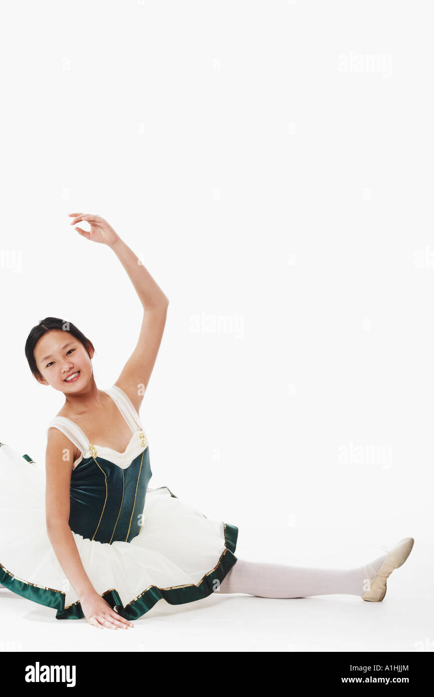 Asian teen ballet dancer hi-res stock photography and images - Alamy
