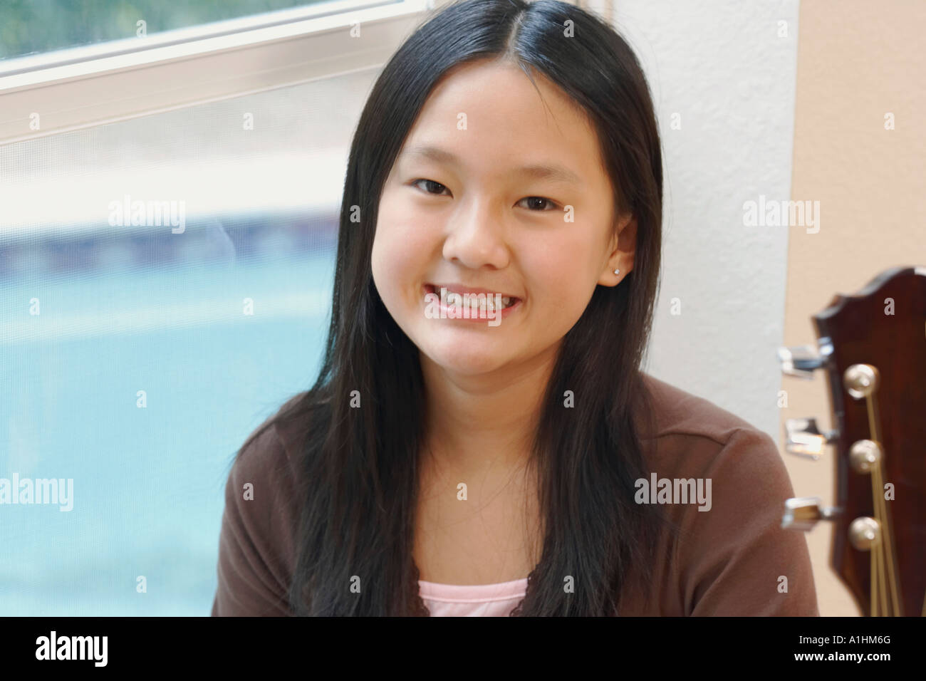 Portrait of a girl smiling Stock Photo - Alamy