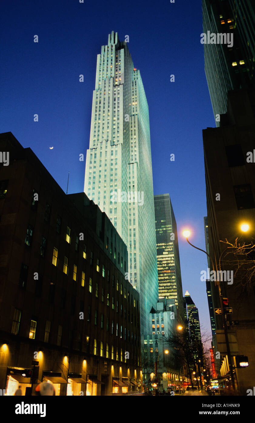 New York City Rockefeller Center. Comcast Building (30 Rockefeller ...