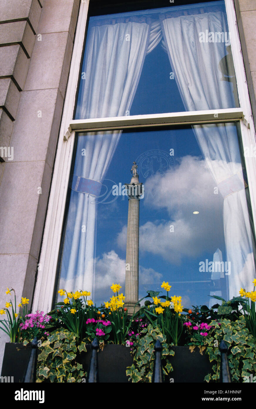 Historic london street hi-res stock photography and images - Alamy