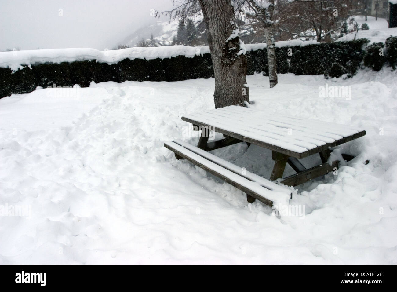 Covered picnic areas hi-res stock photography and images - Alamy