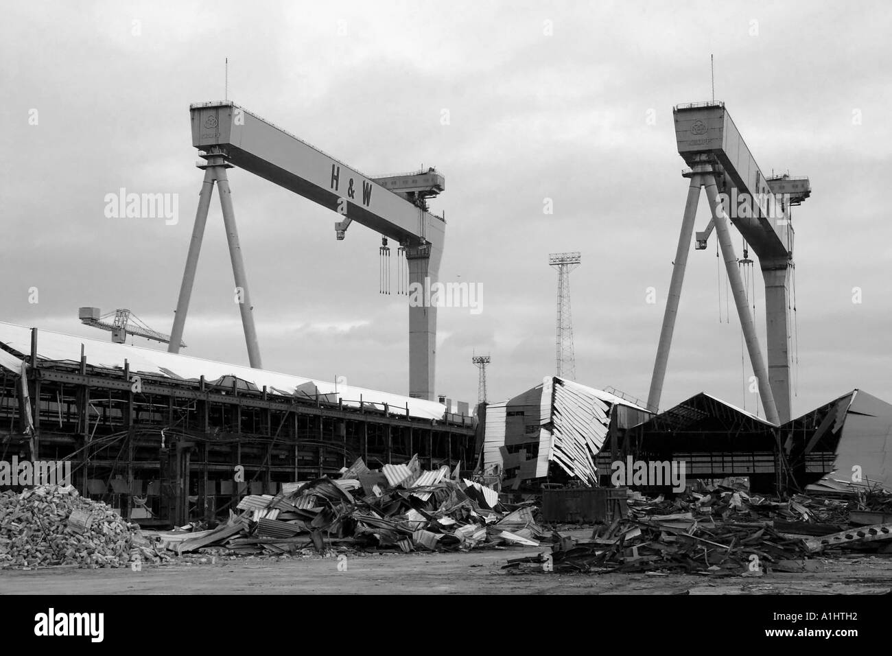 Harland wolff shipyard belfast dock hi-res stock photography and images ...