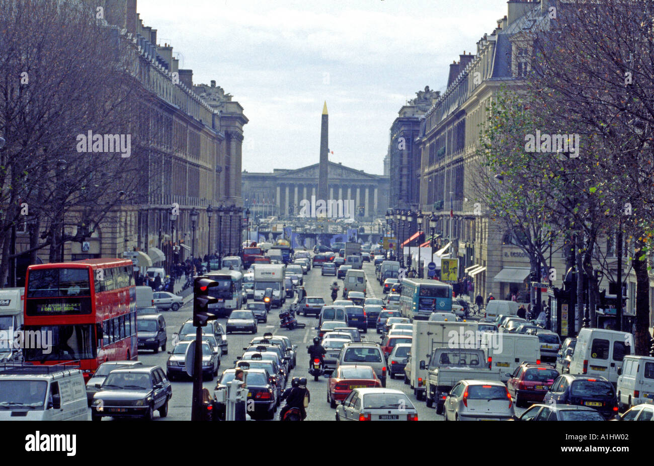 Busy french roundabout hi-res stock photography and images - Alamy