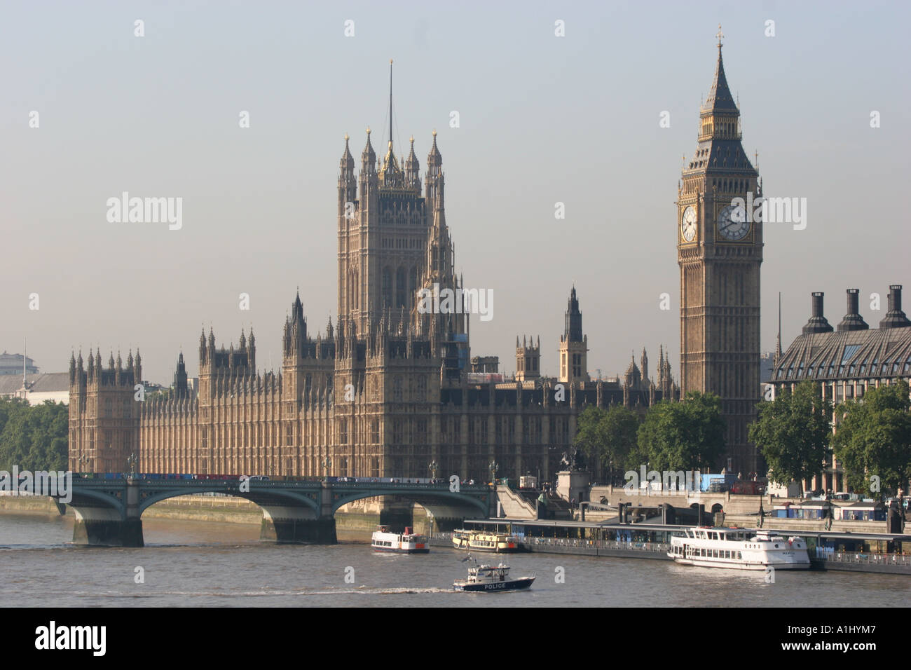 London palace of westminster lobby hi-res stock photography and images ...