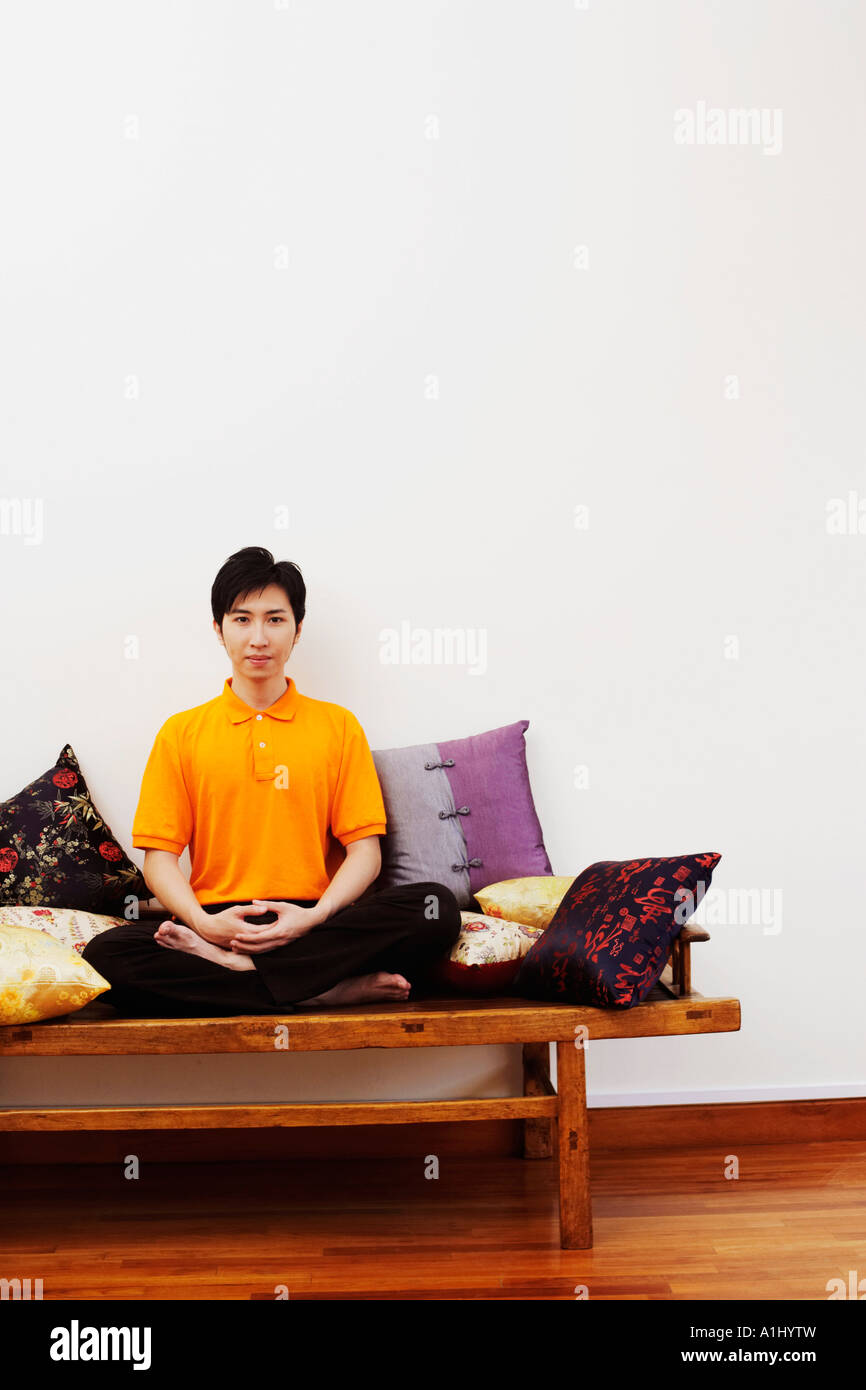 One man male men sitting bench hi-res stock photography and images - Alamy