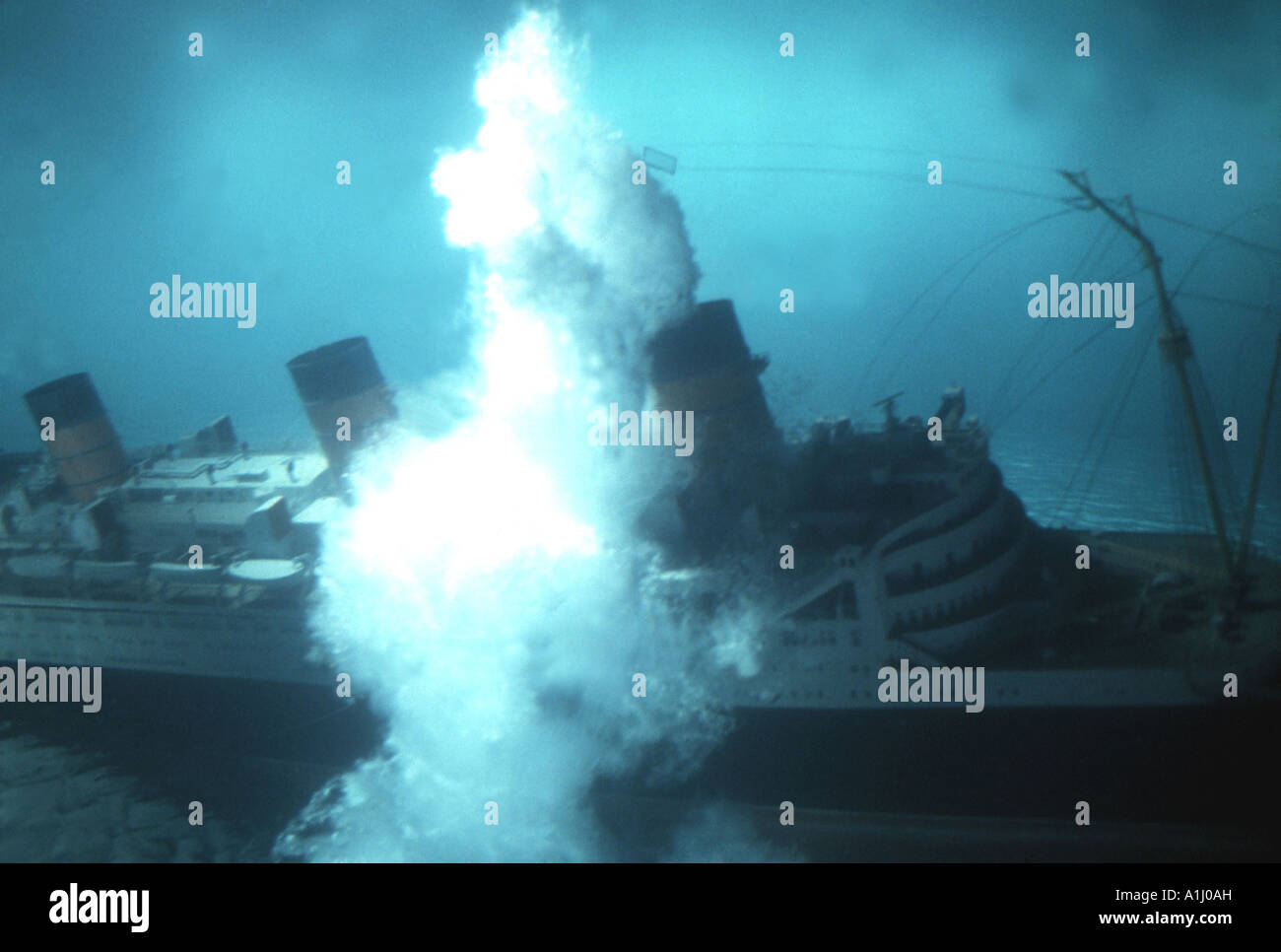 Poseidon adventure 1972 hi-res stock photography and images - Alamy