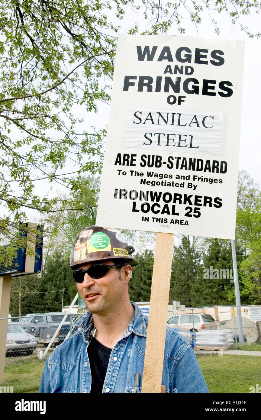 Construction workers on strike hi-res stock photography and images - Alamy